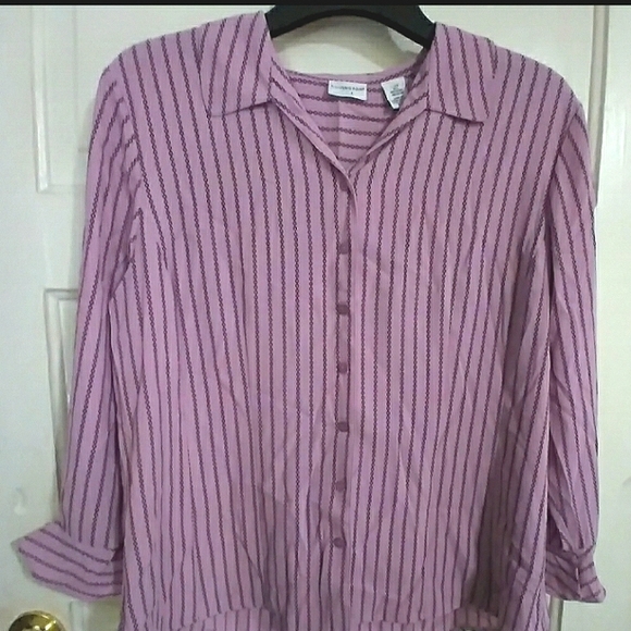 Covington | Tops | Flutter 34 Sleeve Blouse | Poshmark